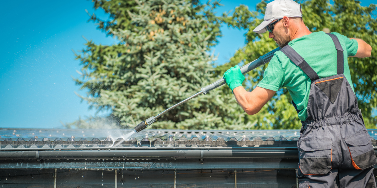 5 Worst Gutter Cleaning Mistakes Homeowners Make | Medallion Security